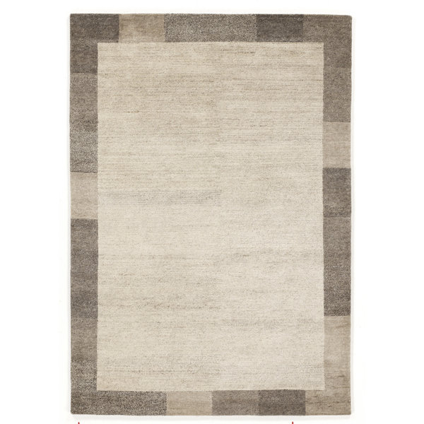 Ebern Designs Handgefertigter Teppich aus Wolle in Beige | Wayfair.de Ebern Designs Handgefertigter Teppich aus Wolle in Beige | Wayfair.de